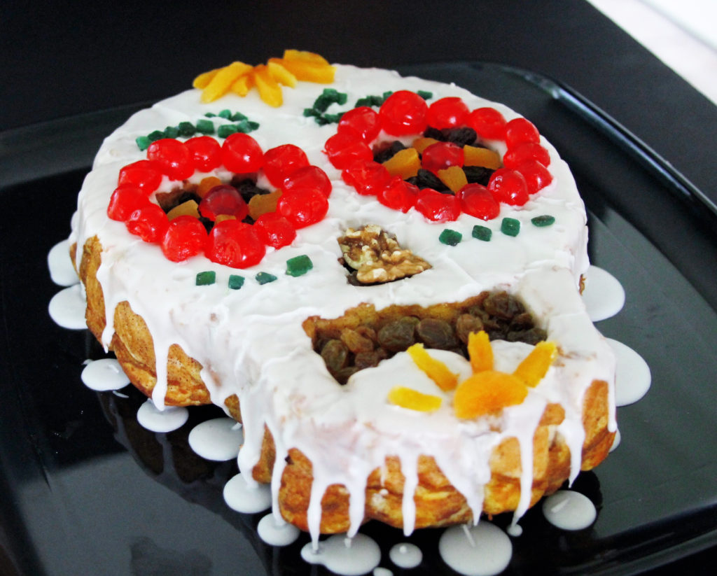 Day of The Dead Skull Pull-Apart Pumpkin Bread
