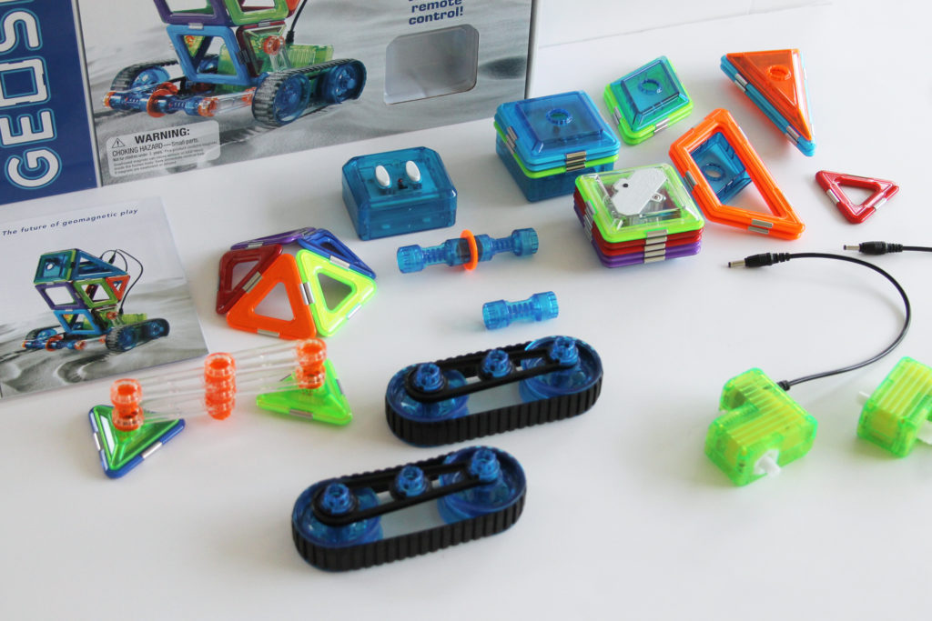 GeoSmart: A Smart Construction Toy That Teaches STEM
