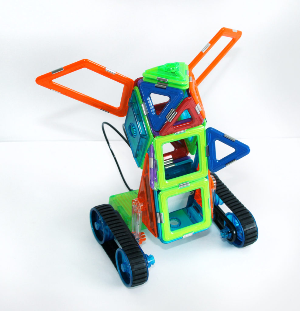 GeoSmart: A Smart Construction Toy That Teaches STEM