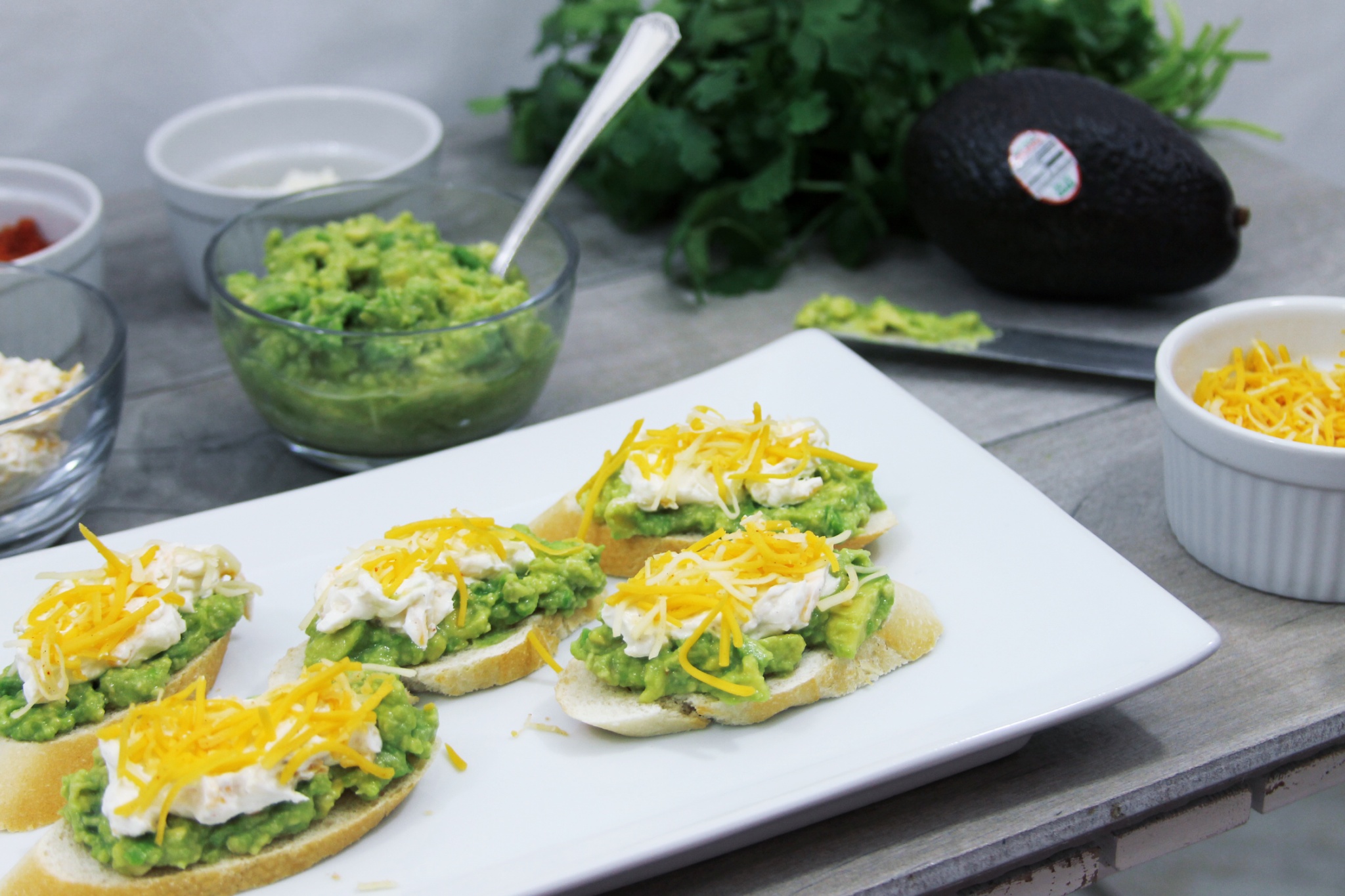 Jalapeño Popper Avocado Toast Bites