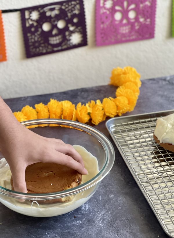 How to Make Pan de Muerto Calaverita (Sugar Skull Pan De Muerto)