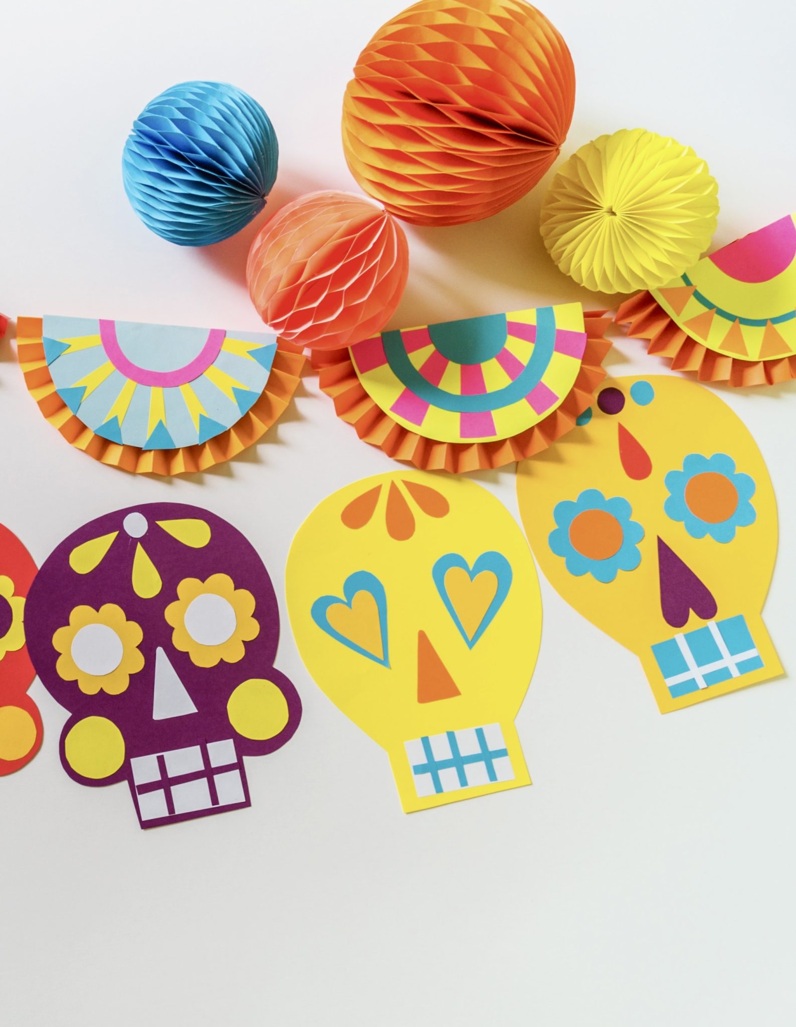 Calabazas de Calaveras: Manualidad Fácil de Calabazas Pintadas para el ...