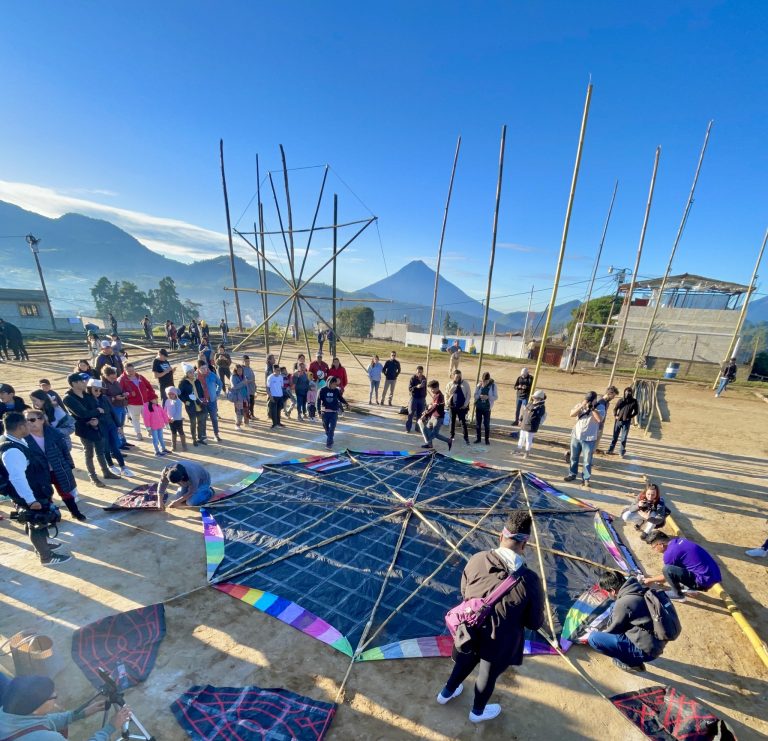 The Barriletes de Guatemala: The History, Meaning, and Art Behind ...